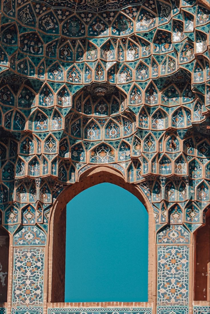 A Guide to Iran’s Colors: Blue, Turquoise, and Desert Gold - Friendlyiran